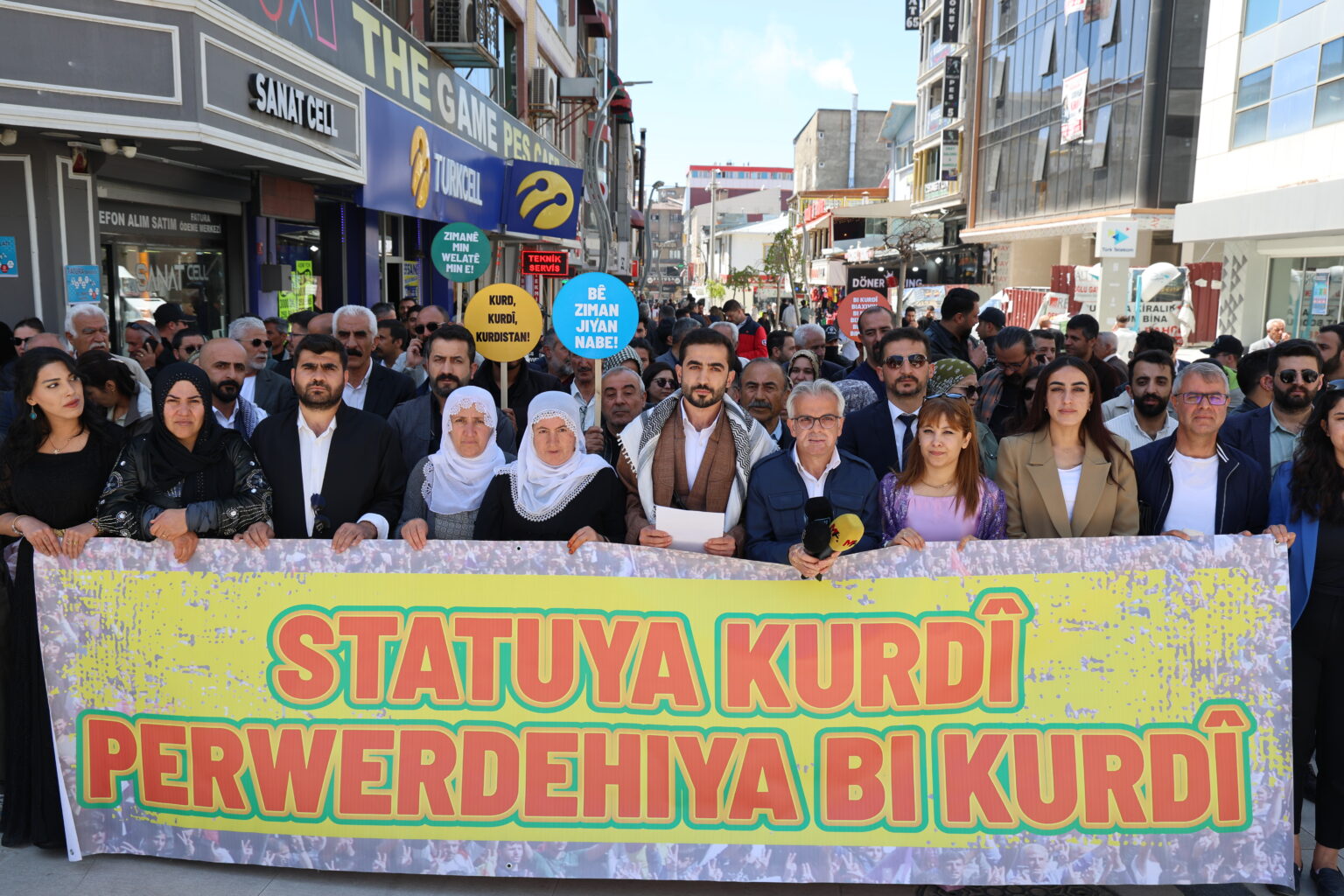 KURDÎGEH: Em ê mehekî Cejna Zimanê Kurdî pîroz bikin – Ajansa Welat
