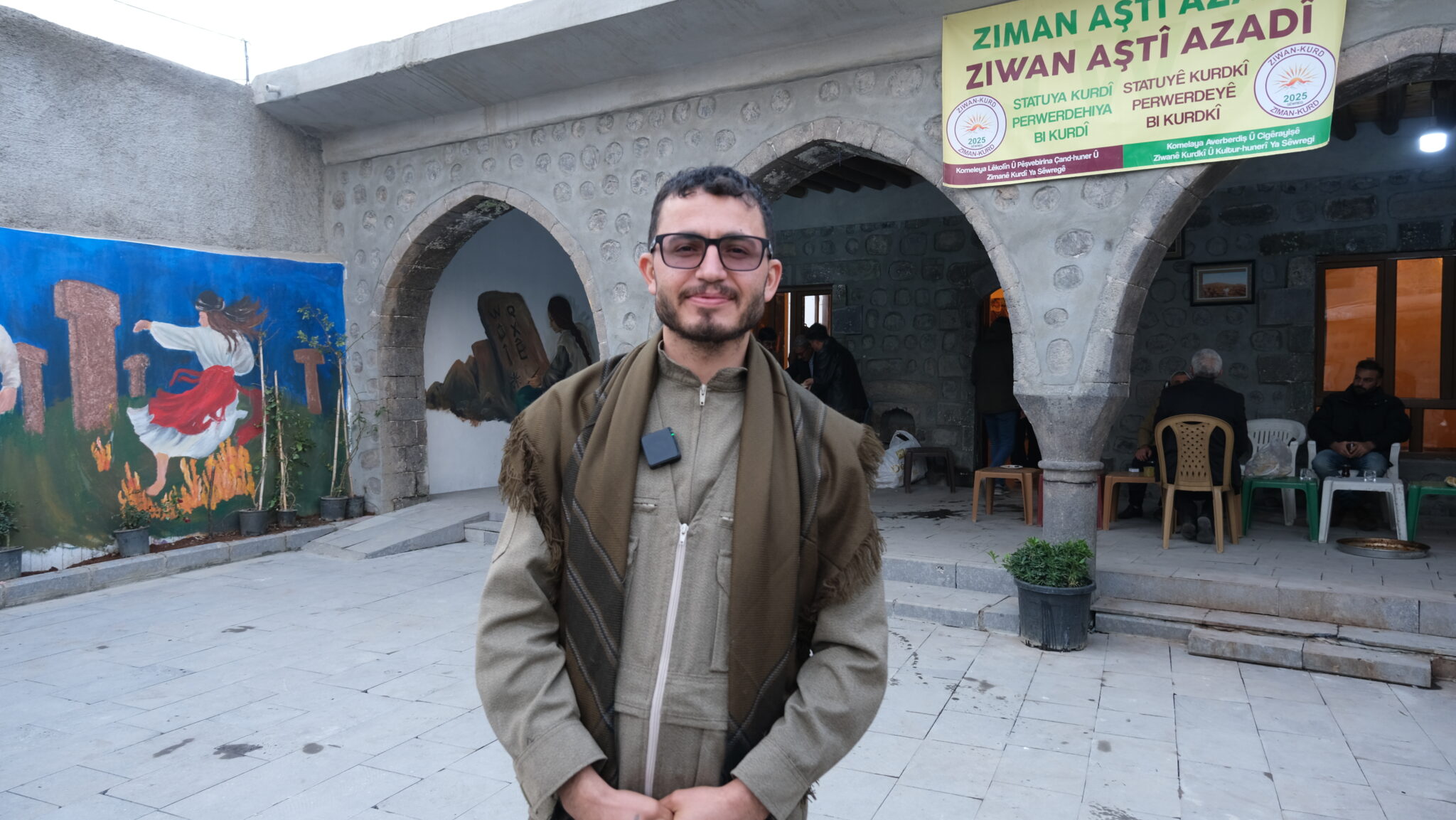 Her kesek kevirek danî ser dîwarê ZIMAN-KURDê: Li benda xwendekarên xwe ...