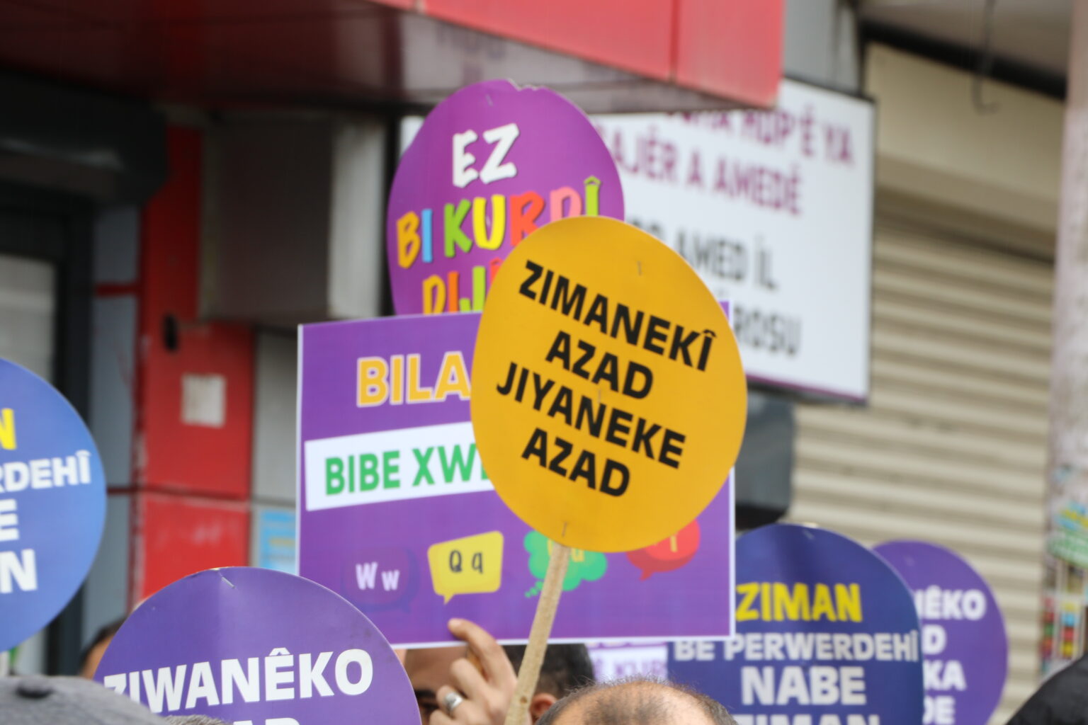 Ji bo meşa 21ê Sibatê bang: Ziman xelata dilê mirov e – Ajansa Welat